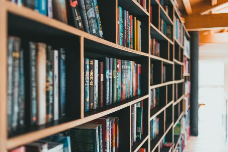 Best Book Subscriptions For The Canadian Reader